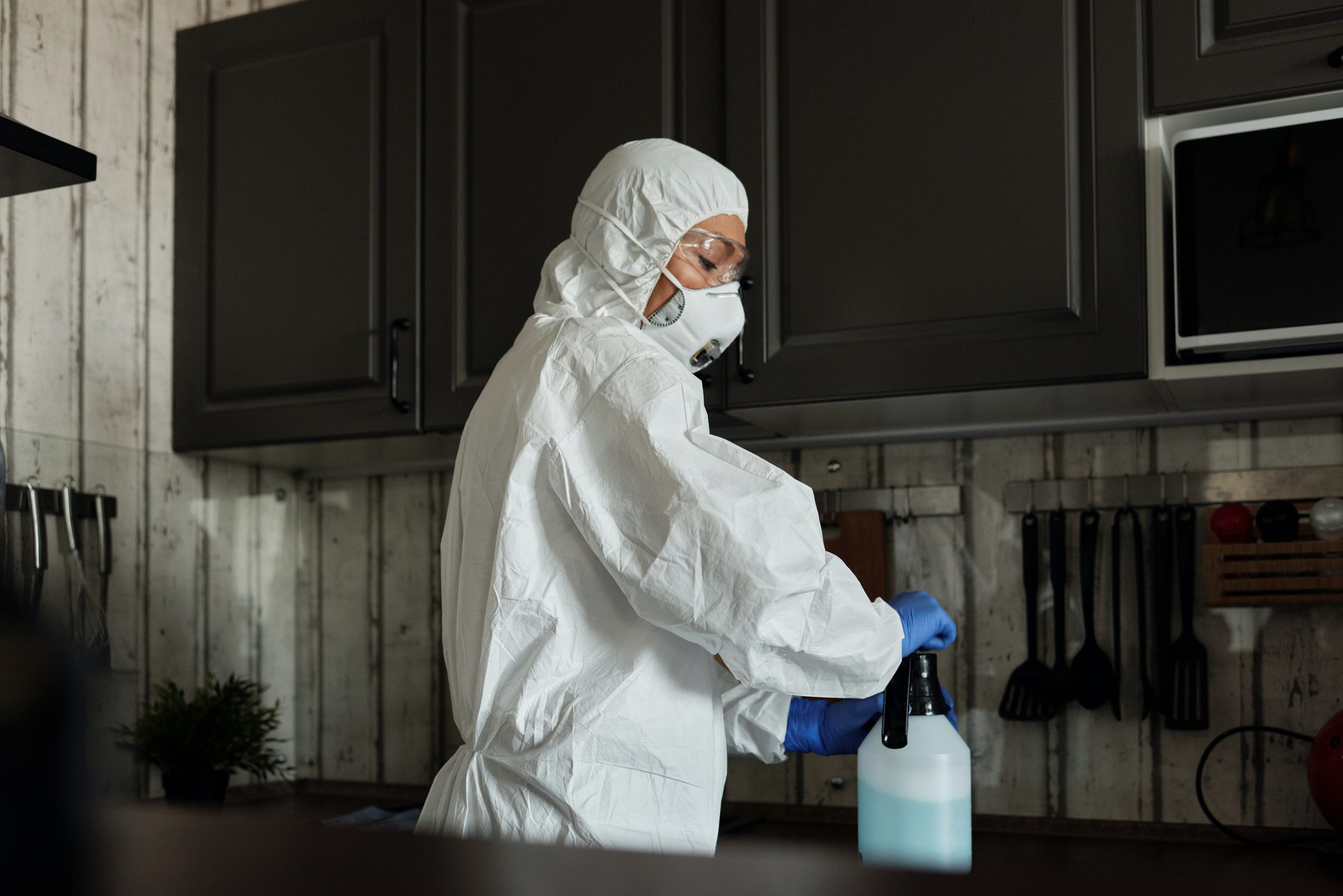 Tips for Cleanroom Cleaning and Personal Protective Equipment (PPE)